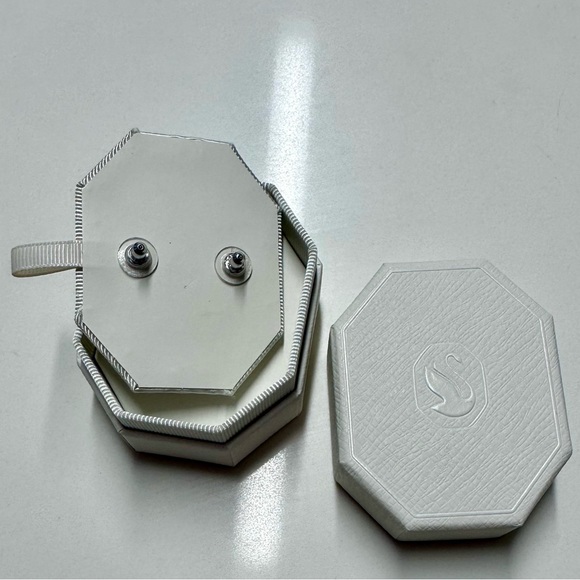 Swarovski | Jewelry | Swarovski Stella Drop Earrings Kite Cut Star ...